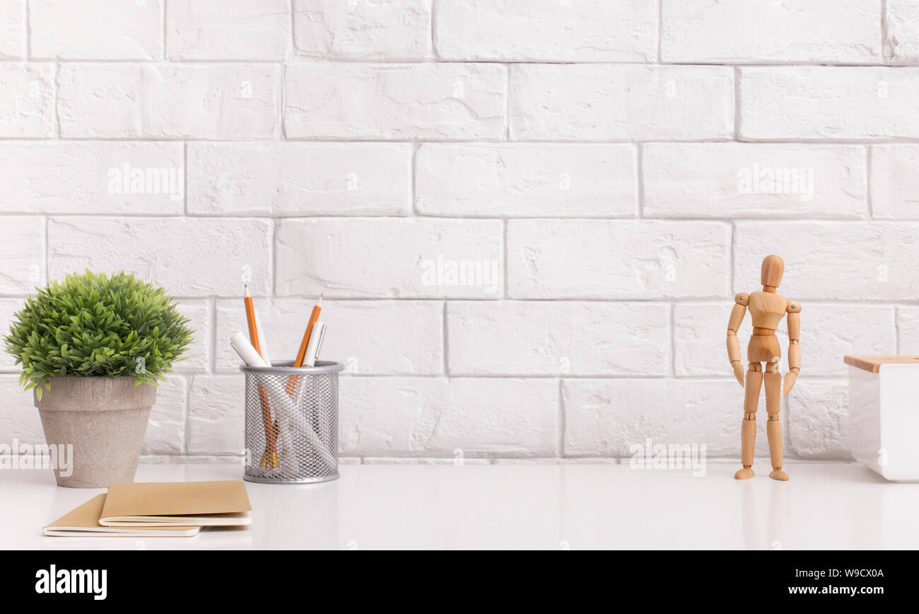 Mannequin in office hi-res stock photography and images - Alamy