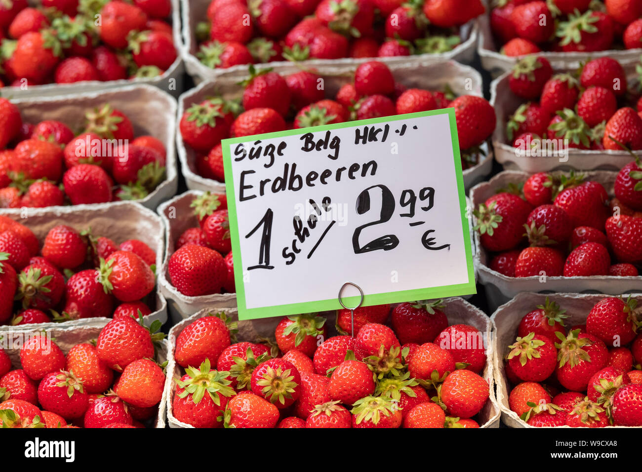 99 euros offered hi-res stock photography and images - Alamy