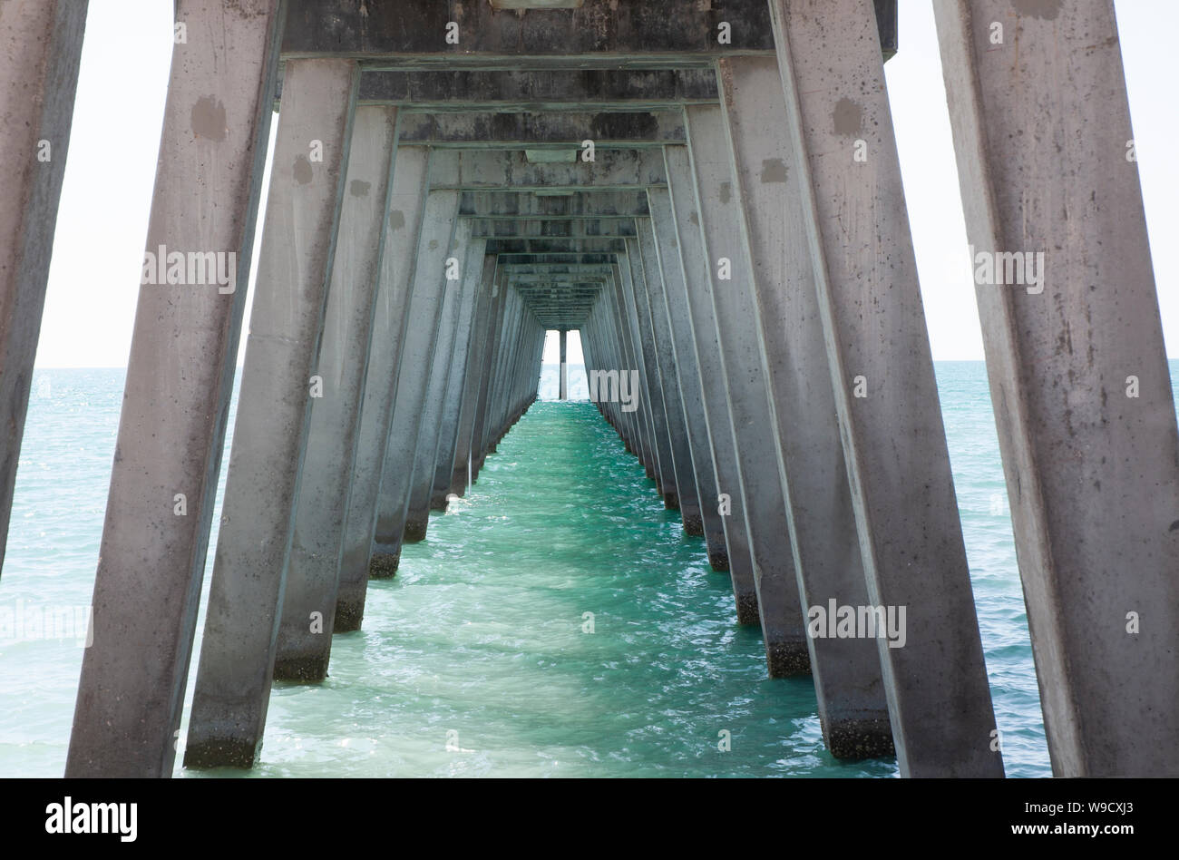 Dock cover hi-res stock photography and images - Alamy