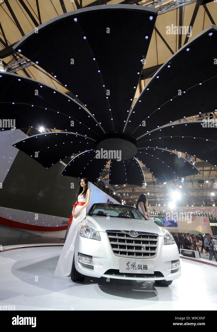 China auto show models hi-res stock photography and images - Alamy