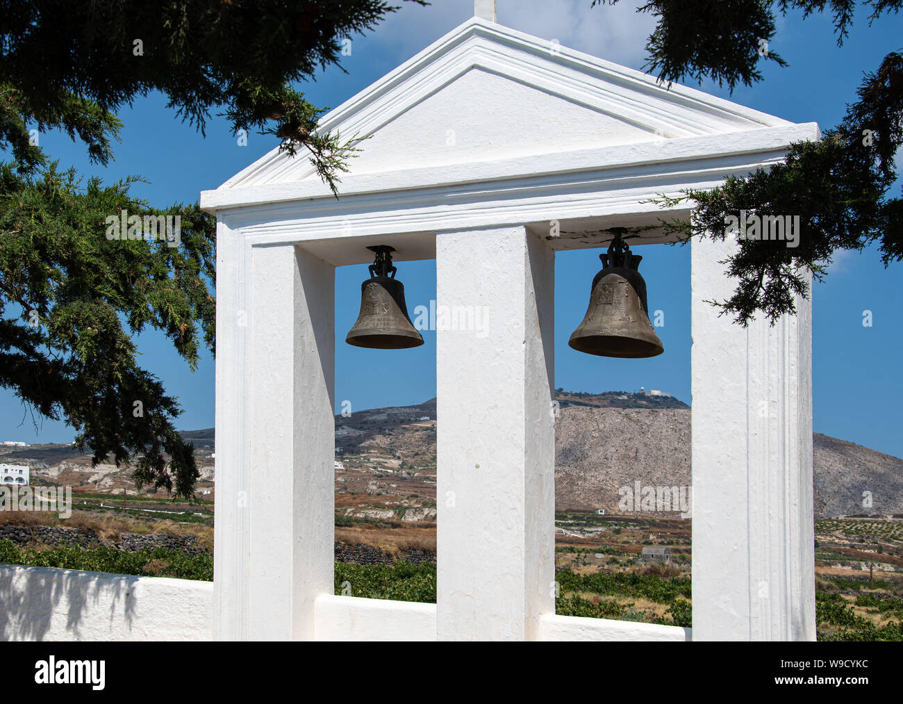Small chapel on santorini hi-res stock photography and images - Alamy