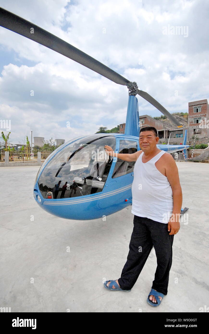 Robinson r44 raven ii hi-res stock photography and images - Alamy