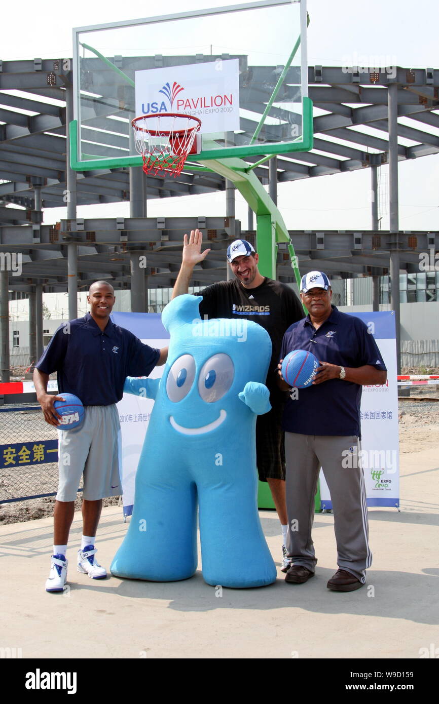 (From left) NBA player Caron Butler of the Washington Wizards, former ...
