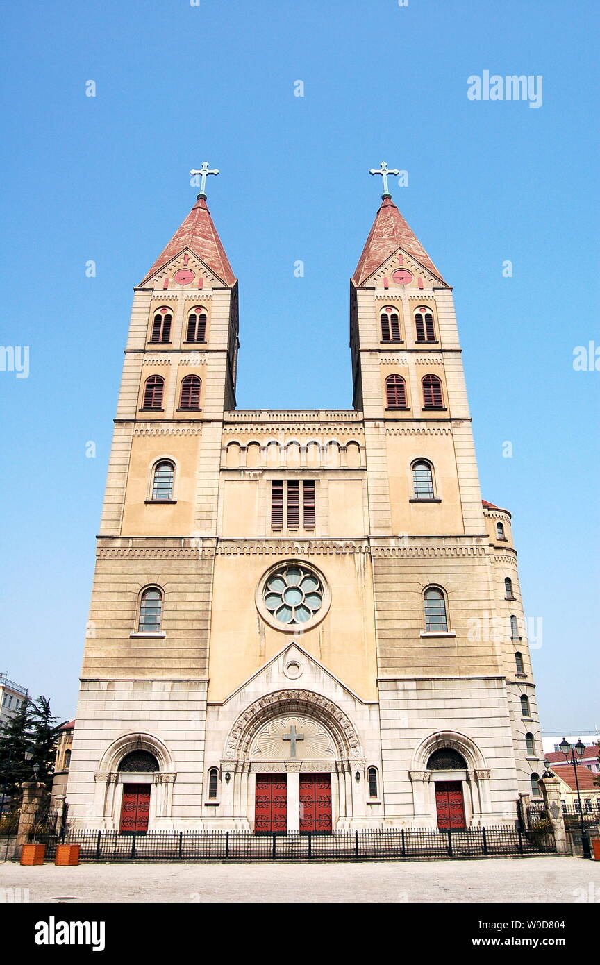 St michaels catholic church hi-res stock photography and images - Alamy