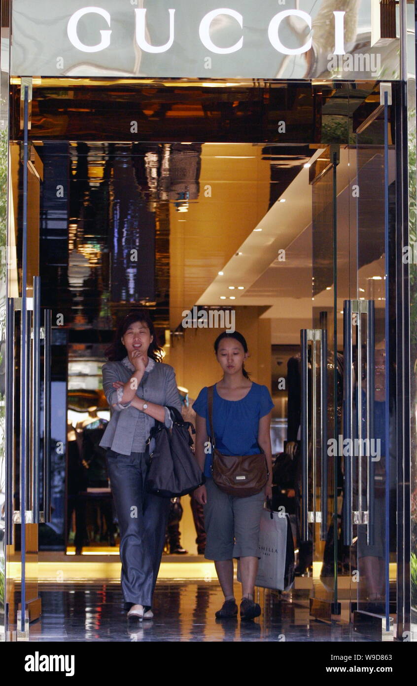 Gucci china customers hi-res stock photography and images - Alamy
