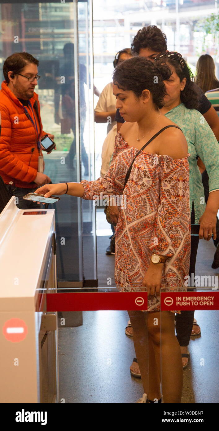 AMAZON GO, SEATTLE Stock Photo - Alamy