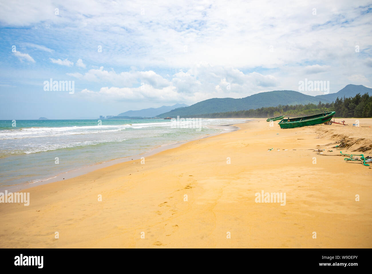 Hainan island beach hi-res stock photography and images - Alamy