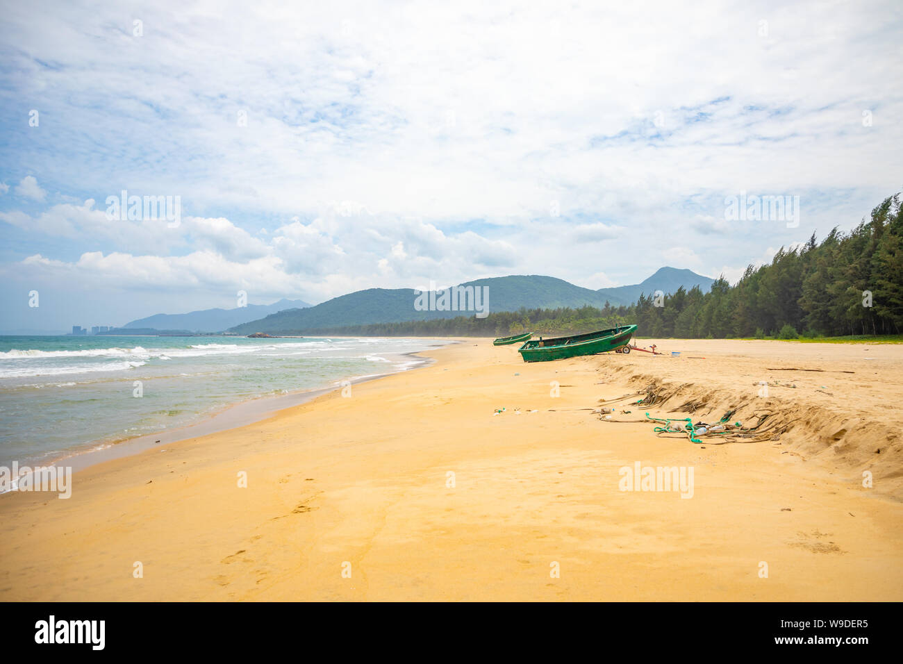 Hainan island beach hi-res stock photography and images - Alamy