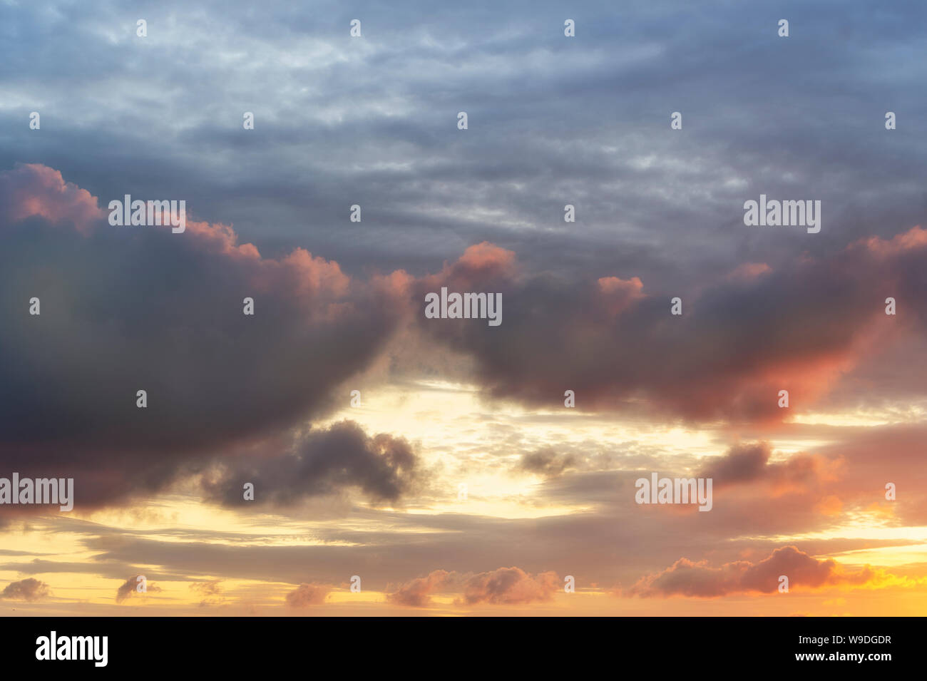 Dramatic sky wallpaper hi-res stock photography and images - Alamy
