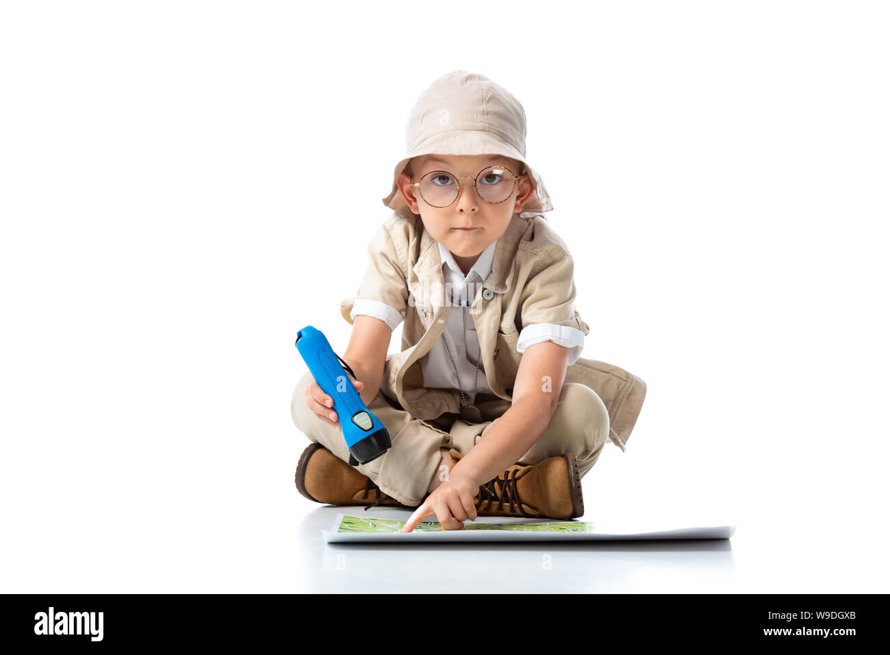 Child looking at flashlight hi-res stock photography and images - Alamy