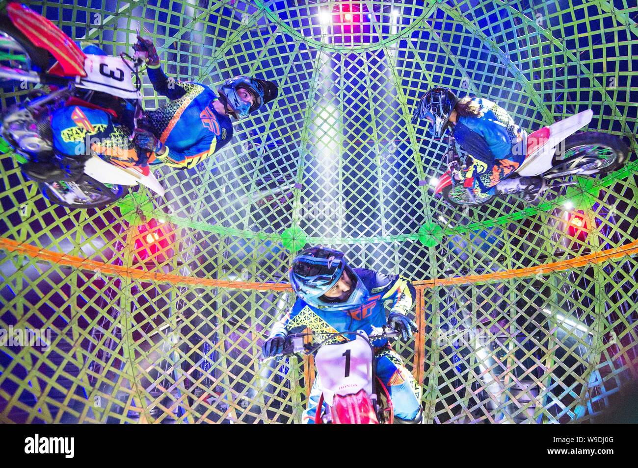 Circus Extreme at Preston Park, Brighton Stock Photo - Alamy