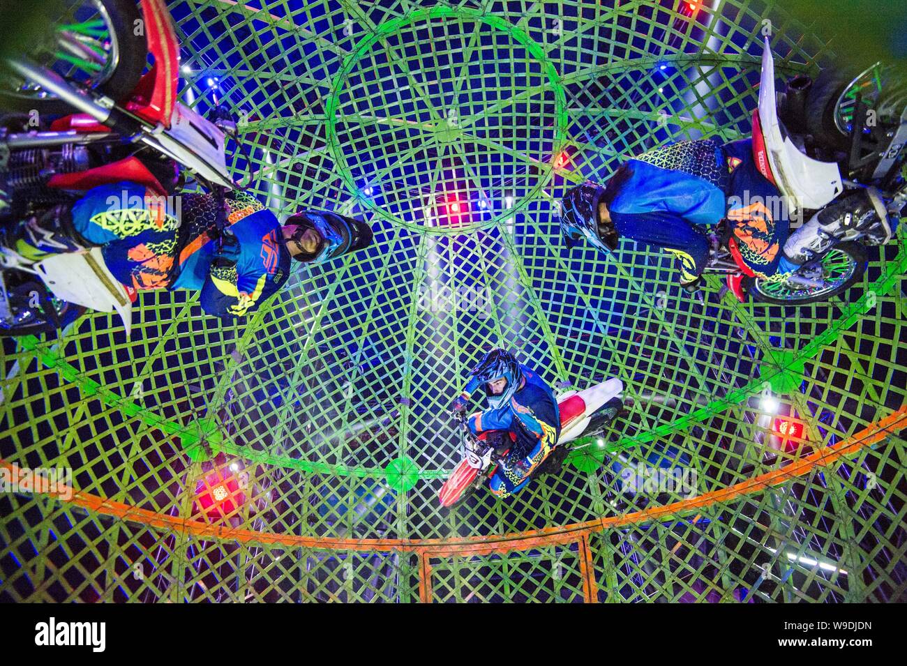 Circus Extreme at Preston Park, Brighton Stock Photo - Alamy