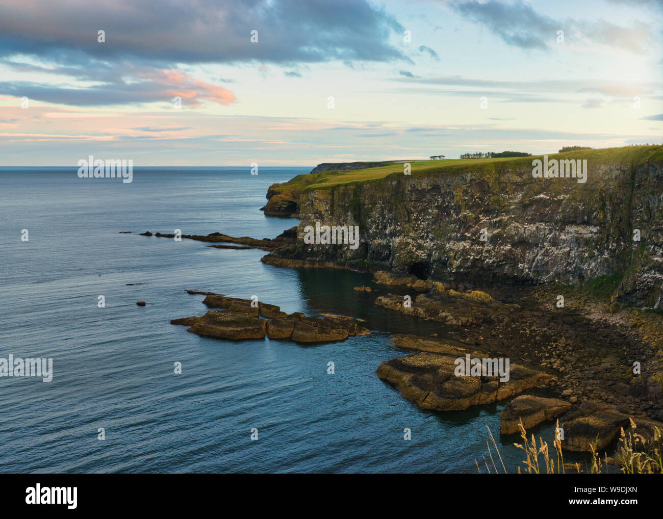 Scottish cliff hi-res stock photography and images - Alamy