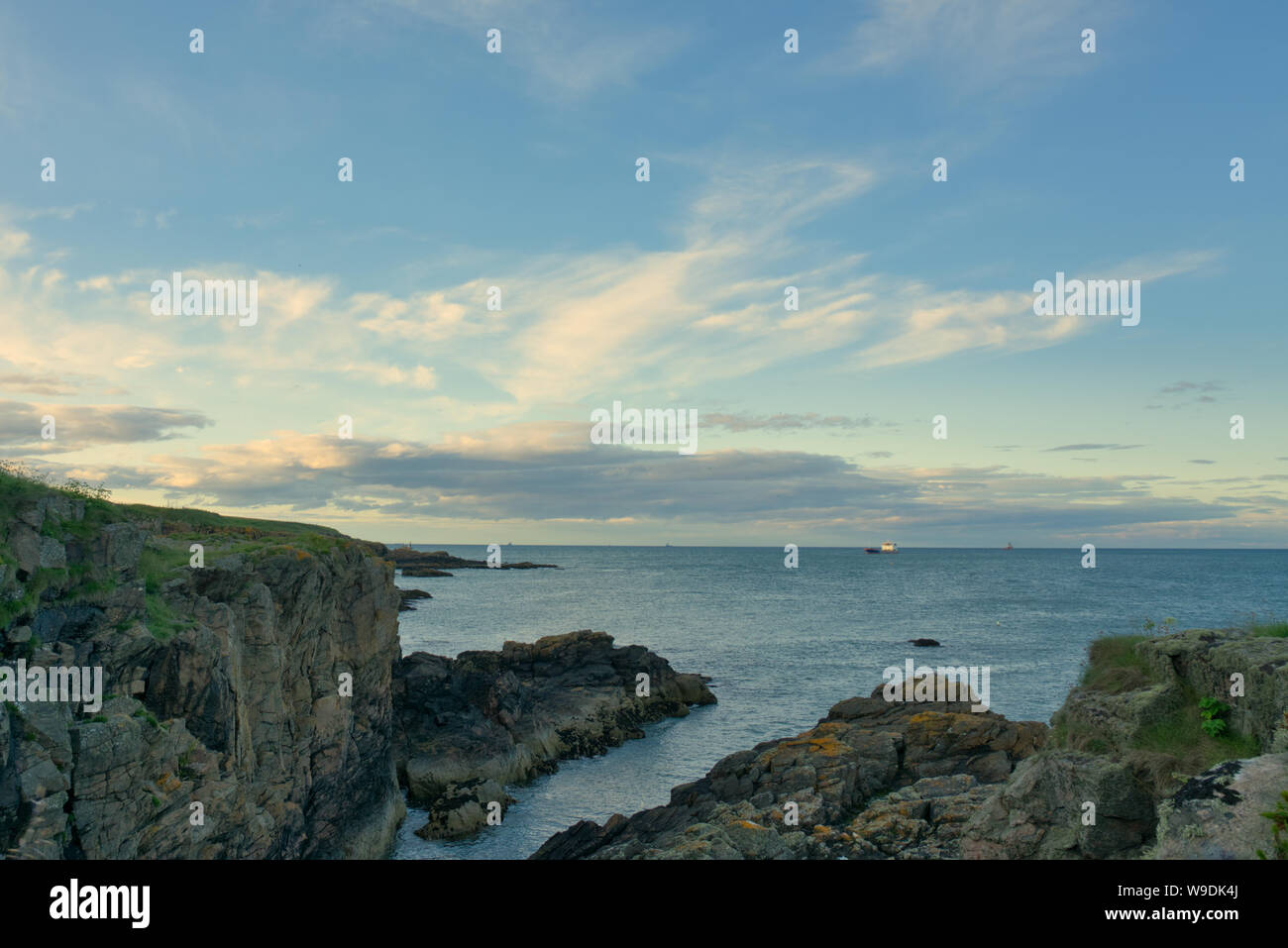 Scottish cliff hi-res stock photography and images - Alamy
