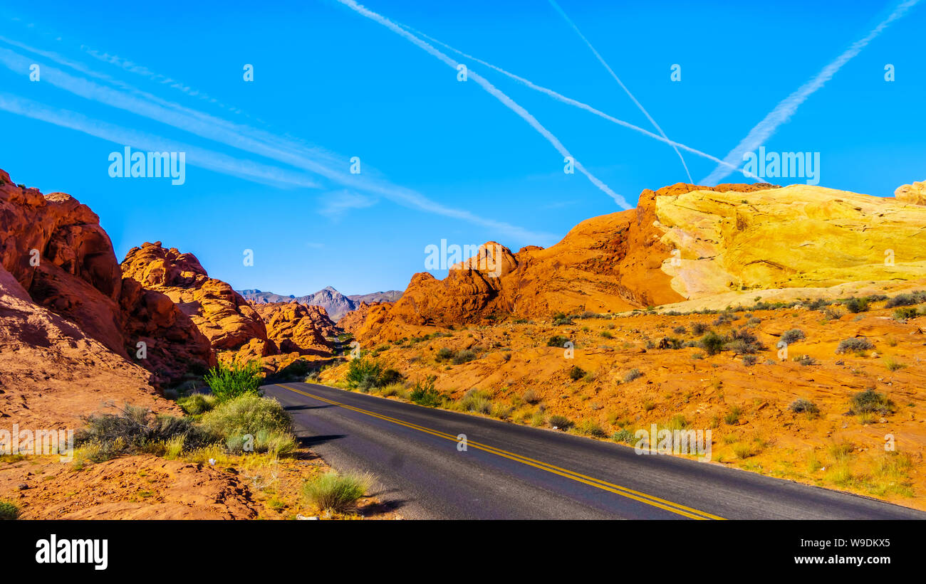 Sunrise over the colorful Aztec sandstone rock formations along Mouse ...