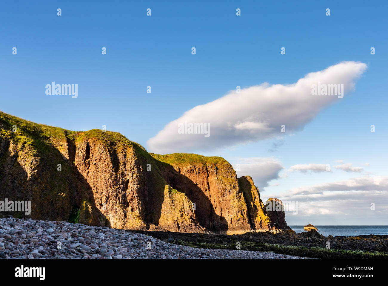 Aberdeen cliffs hi-res stock photography and images - Alamy