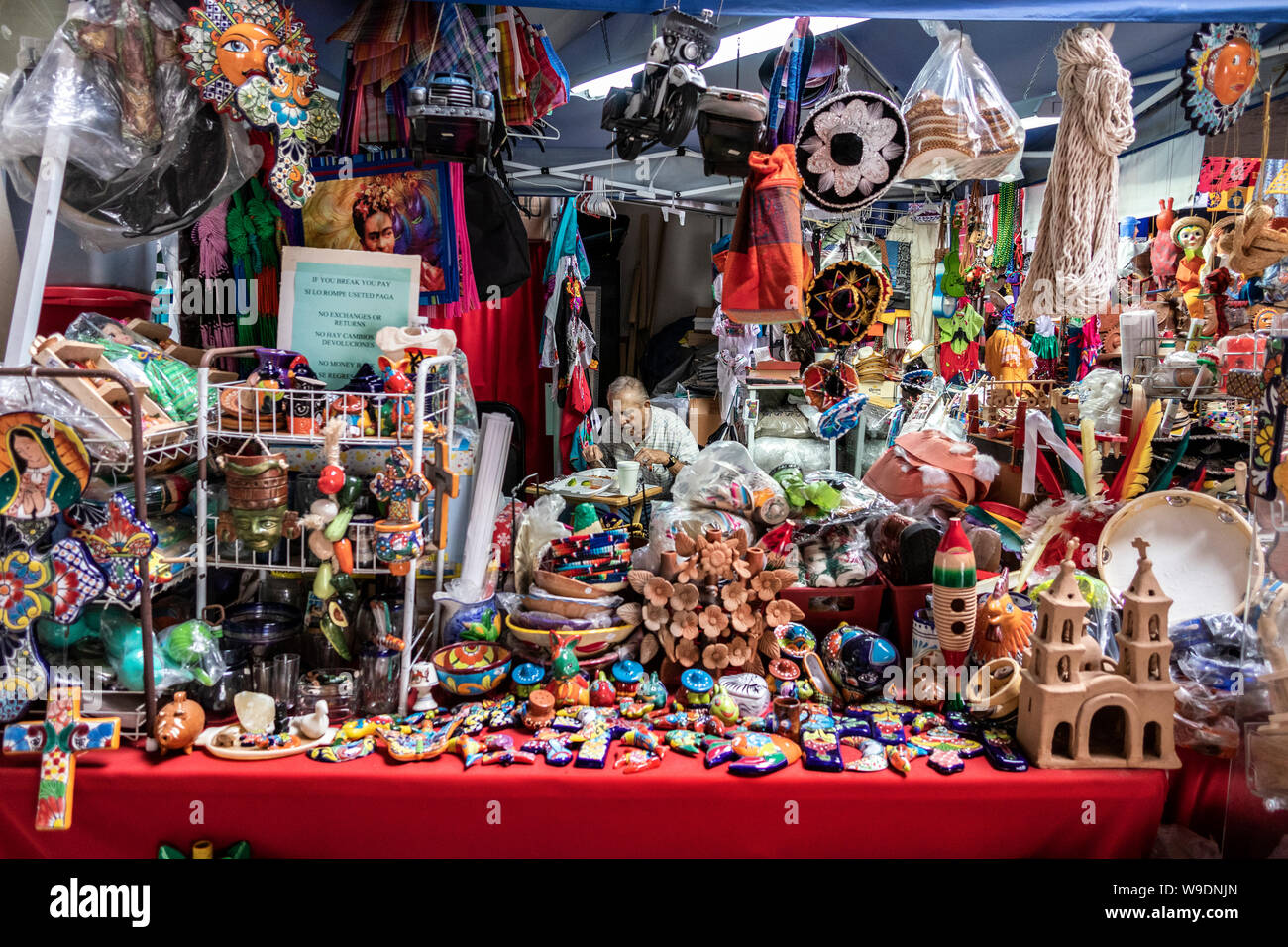 Display mexican food stall hi-res stock photography and images - Alamy