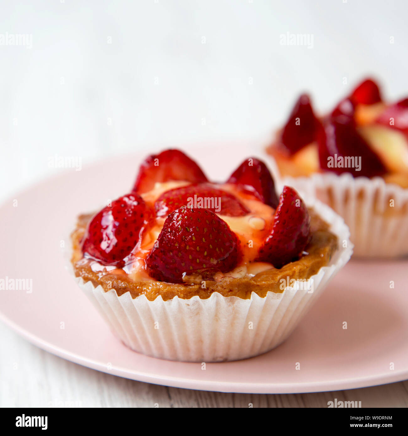 Strawberry cream cheese tarts hi-res stock photography and images - Alamy