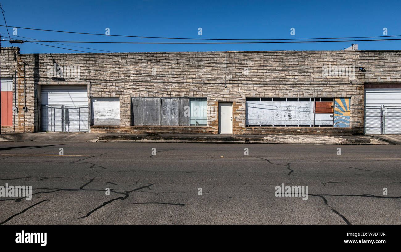 Closed down and/or shut buildings & shops, Harlingen, USA Stock Photo ...