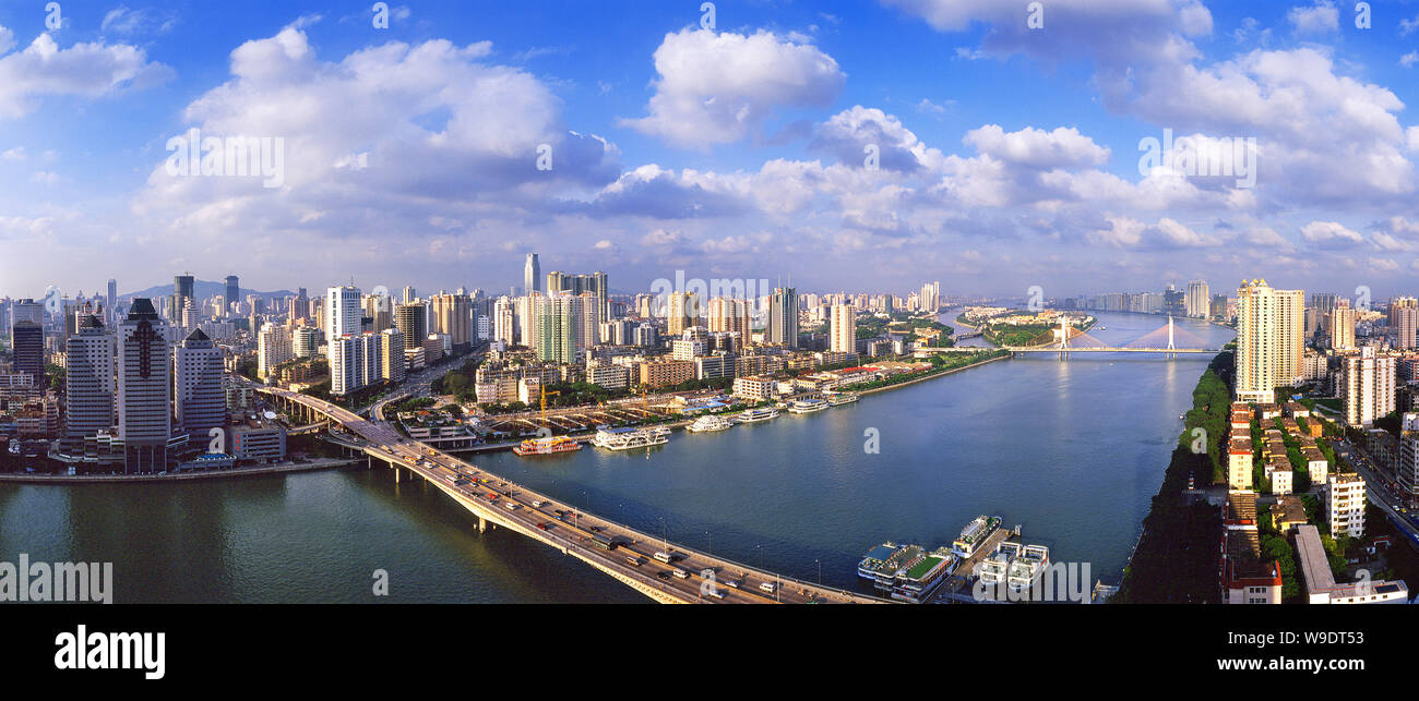 Cityscape of the Pearl River in Guangzhou city, south Chinas Guangdong ...