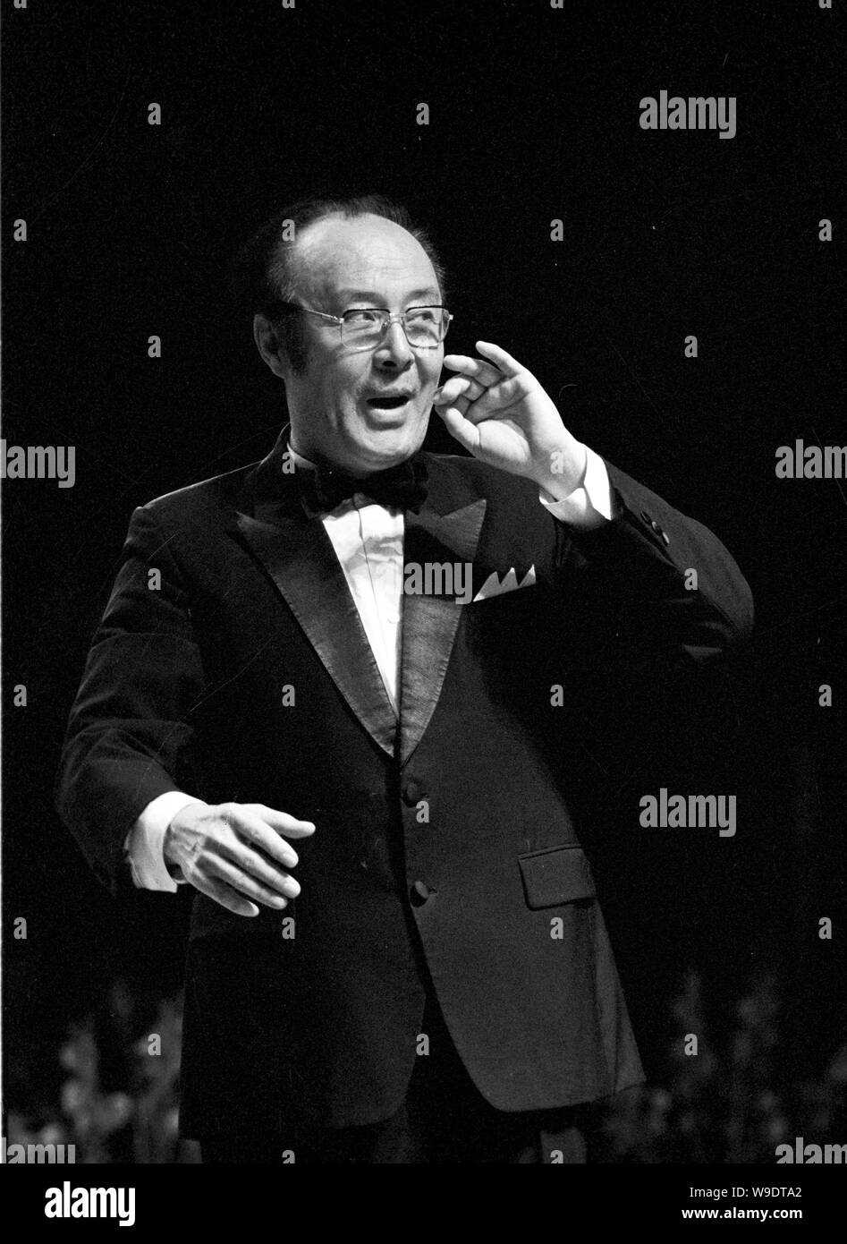 --FILE-- Chinese conductor Qiu Li (1926 - 2008 Stock Photo - Alamy