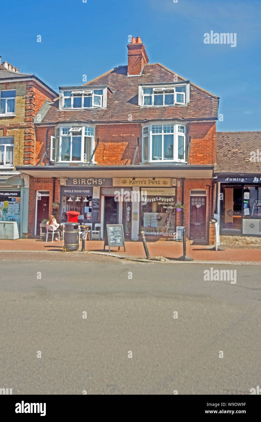 Village kent shops hi-res stock photography and images - Alamy