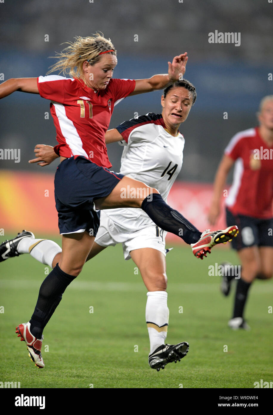 Stephanie cox soccer hi-res stock photography and images - Alamy
