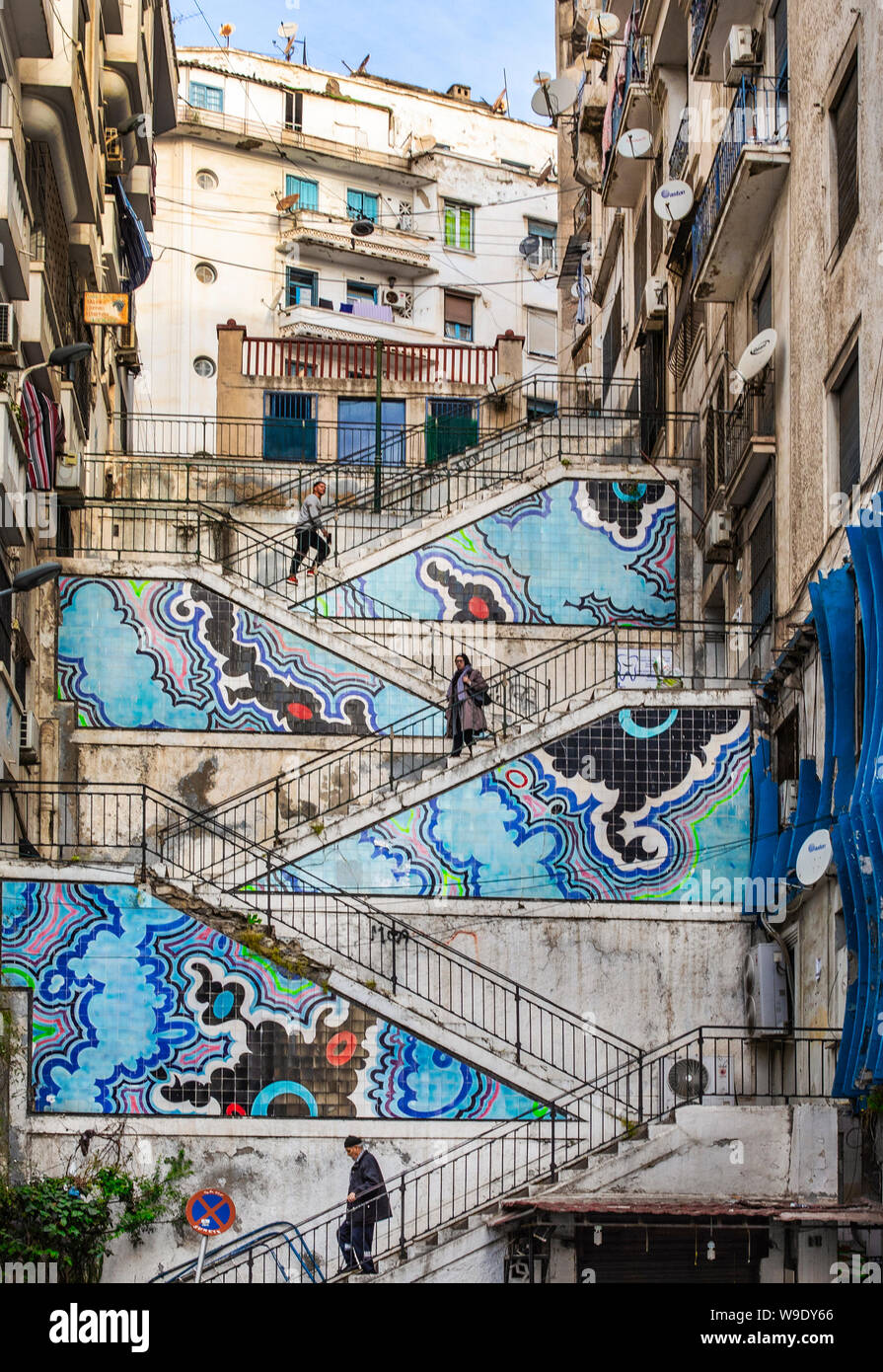 Algiers algeria street scene hi-res stock photography and images - Alamy