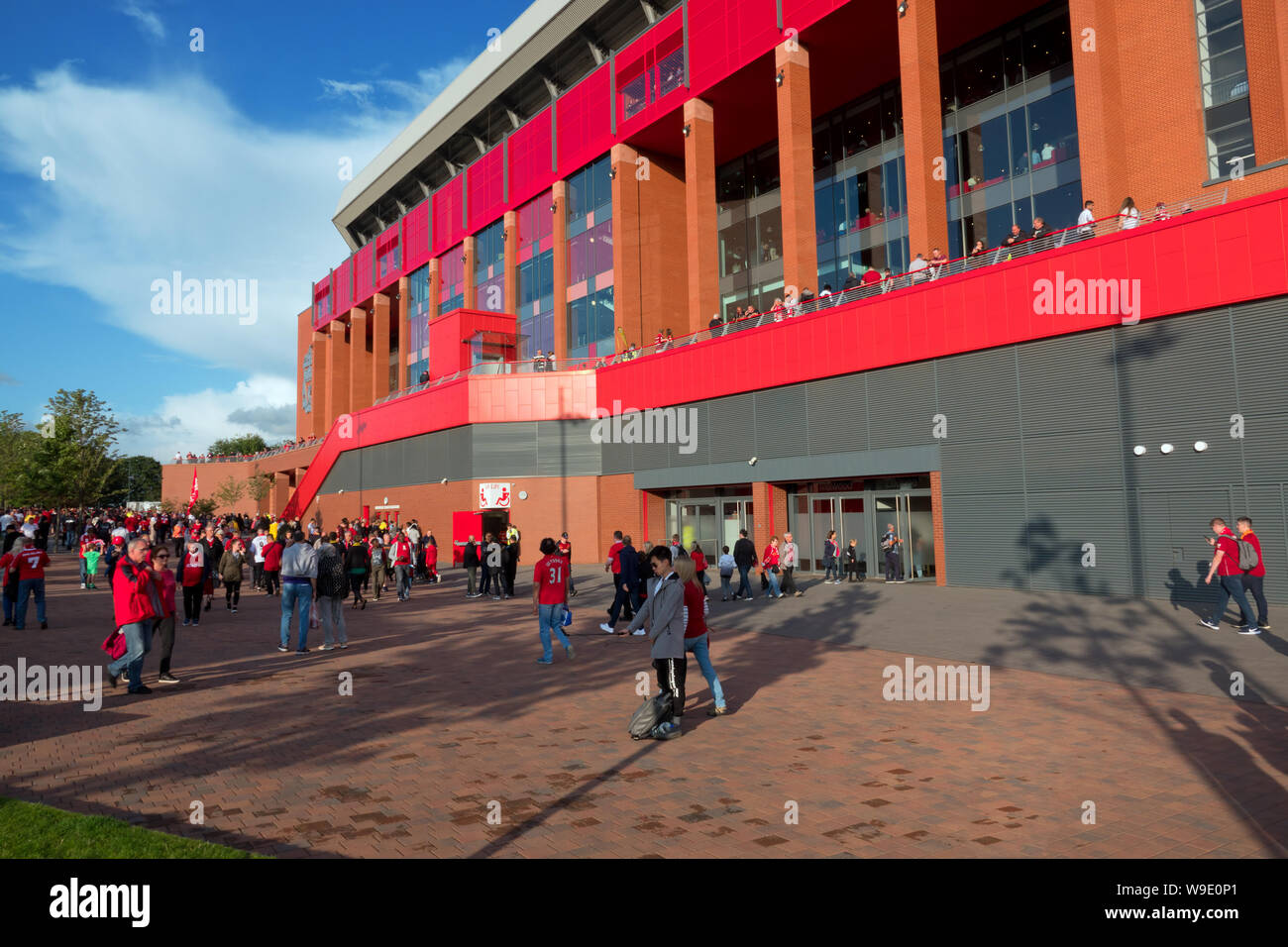 Anfield stadium fans hi-res stock photography and images - Alamy