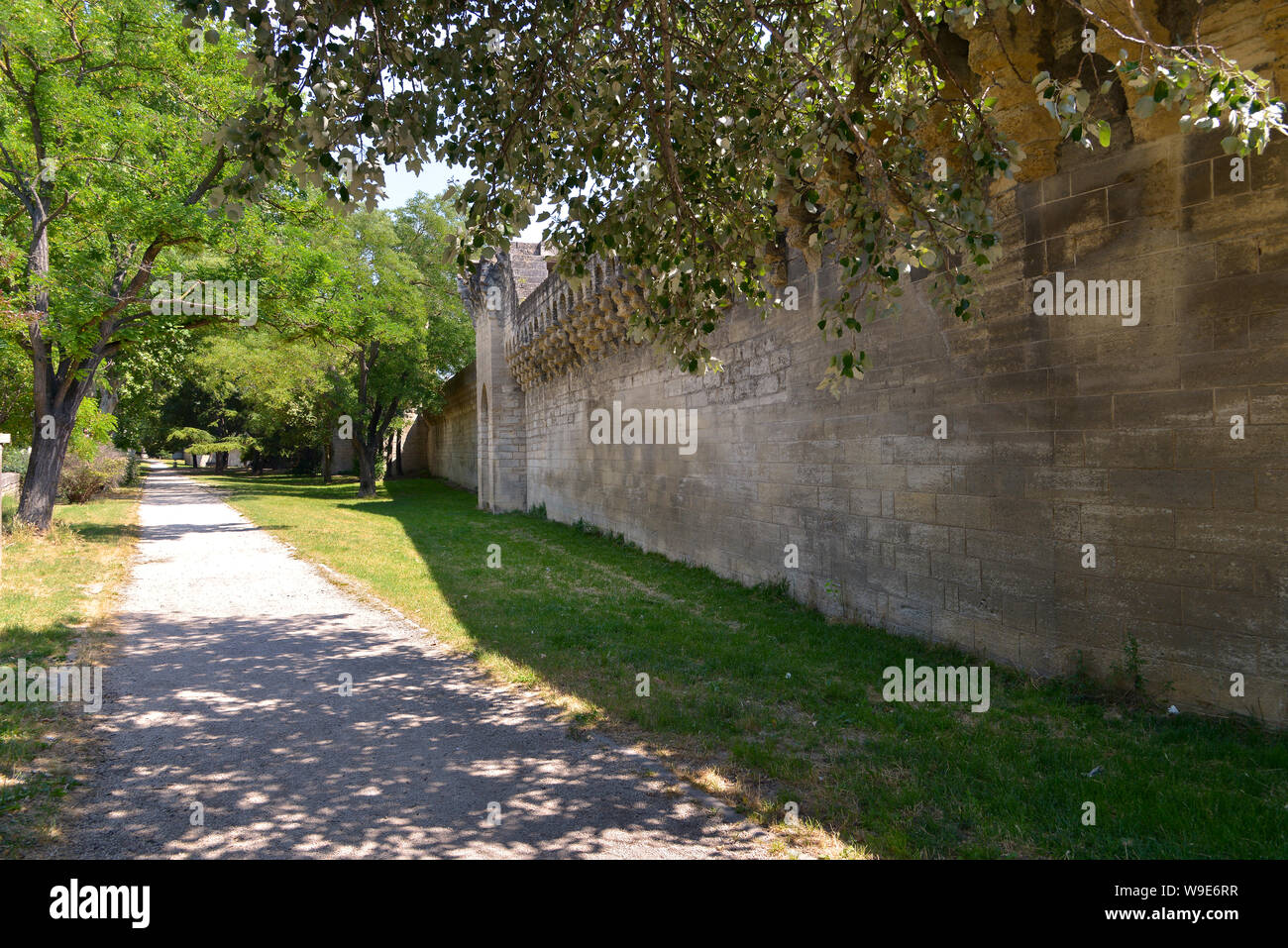 Medieval ramparts hi-res stock photography and images - Alamy