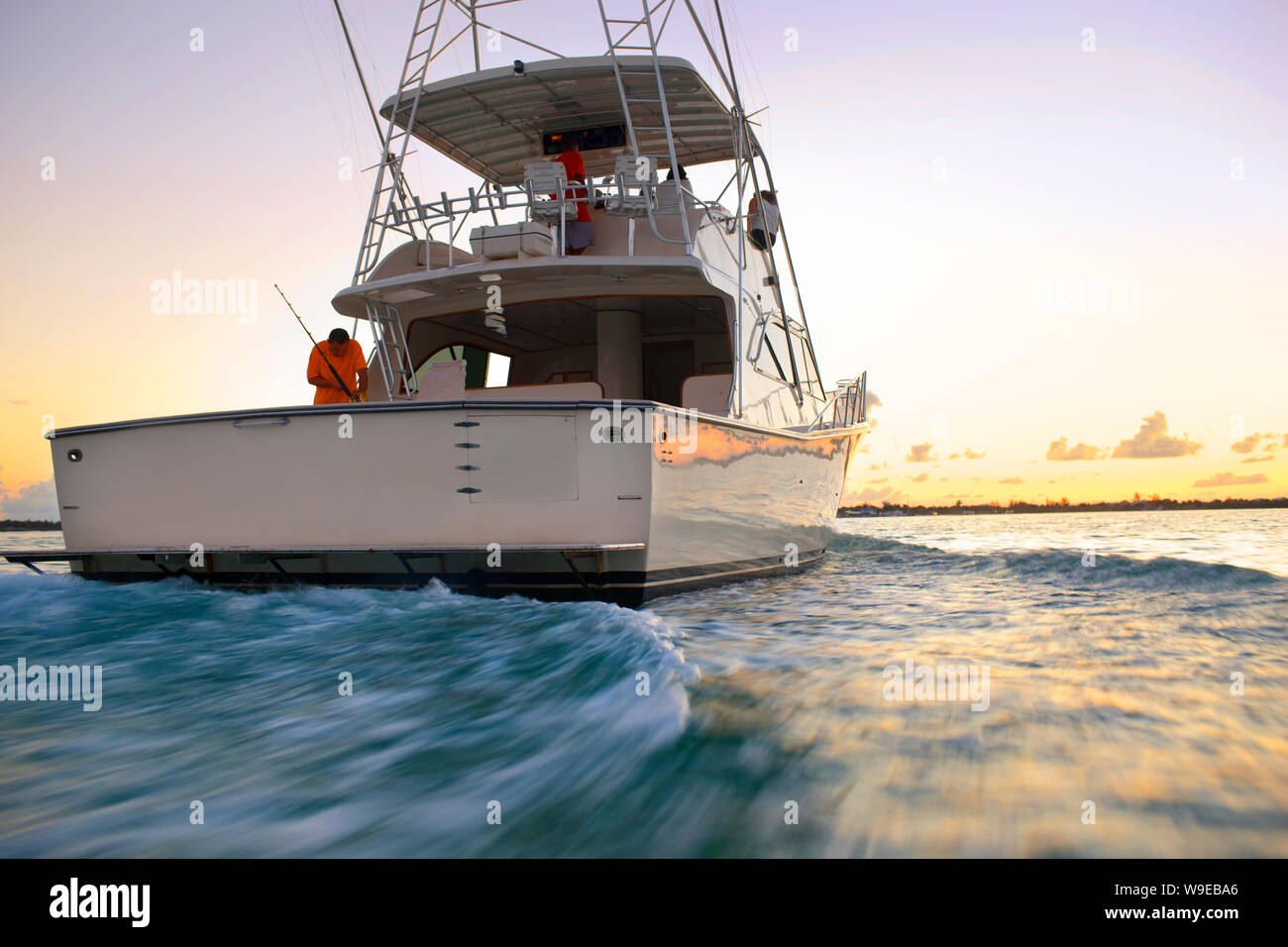 Moving boats in sea daytime hi-res stock photography and images - Alamy