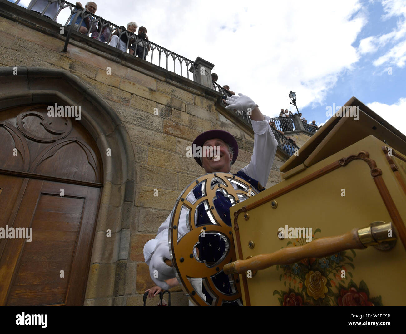 Barrel organs hi-res stock photography and images - Alamy