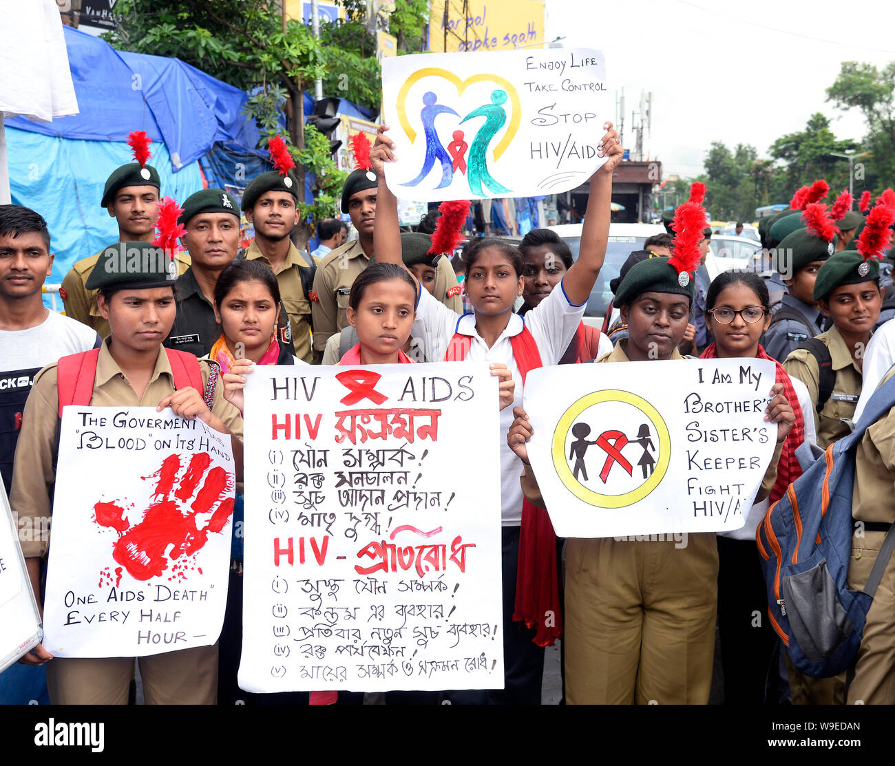 Kolkata, India. 13th Aug, 2019. NCC cadets take part in a campaign ...