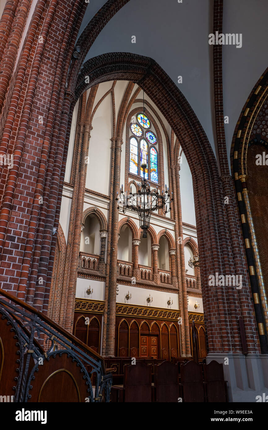Gothic brick arch hi-res stock photography and images - Alamy