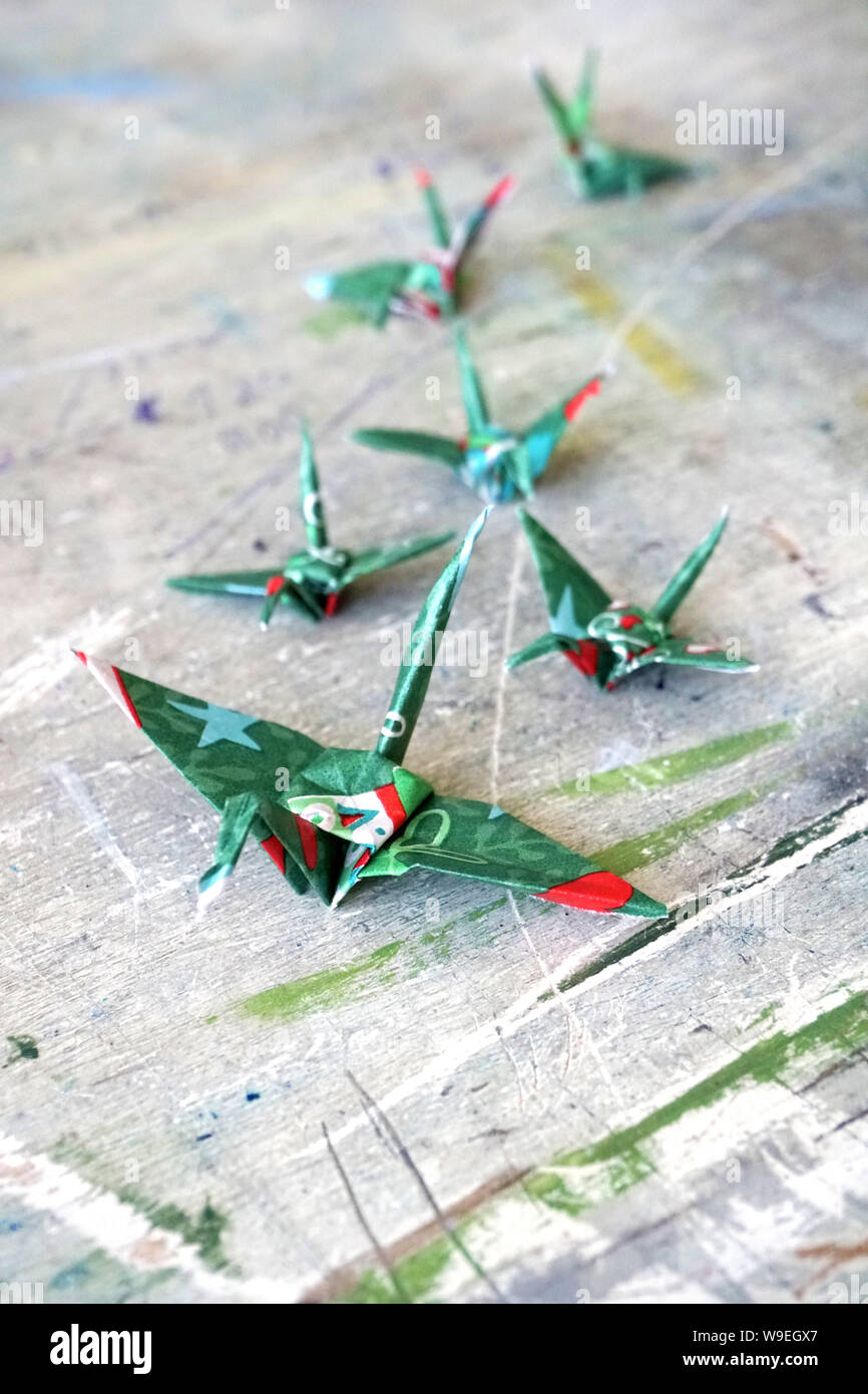 White background origami birds hi-res stock photography and images - Alamy