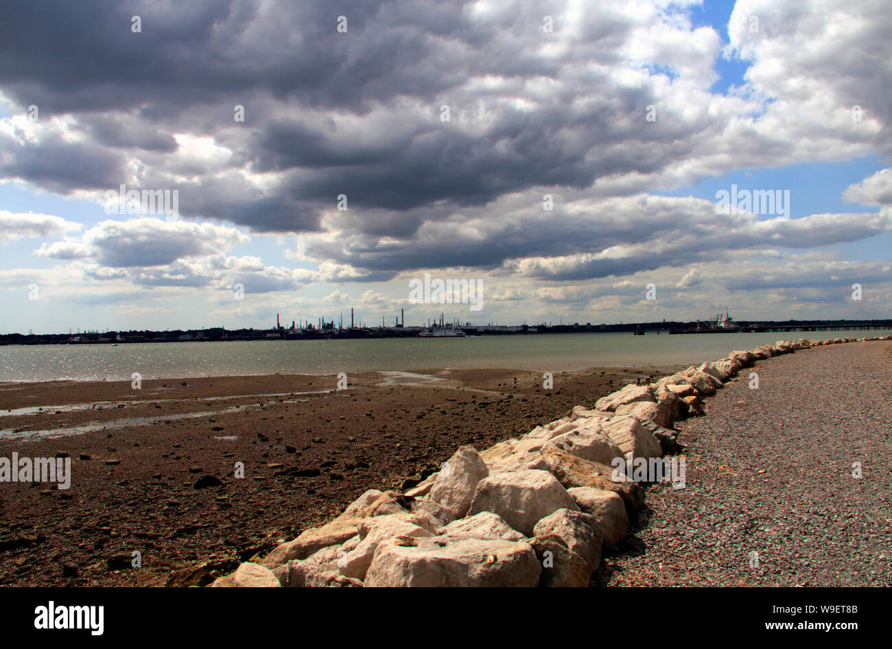 Tidal southampton hi-res stock photography and images - Alamy