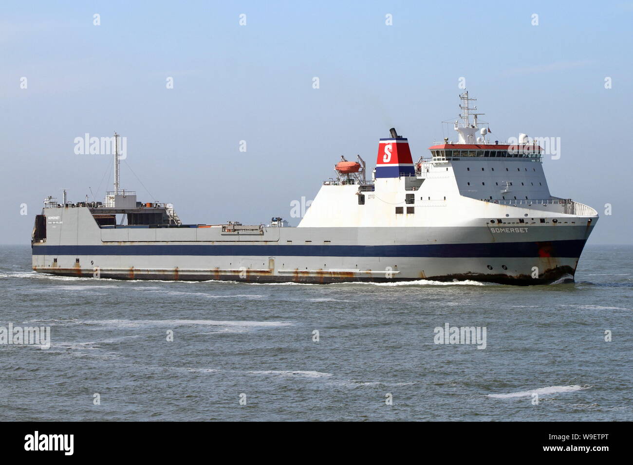 Ro ro cargo ship hi-res stock photography and images - Alamy