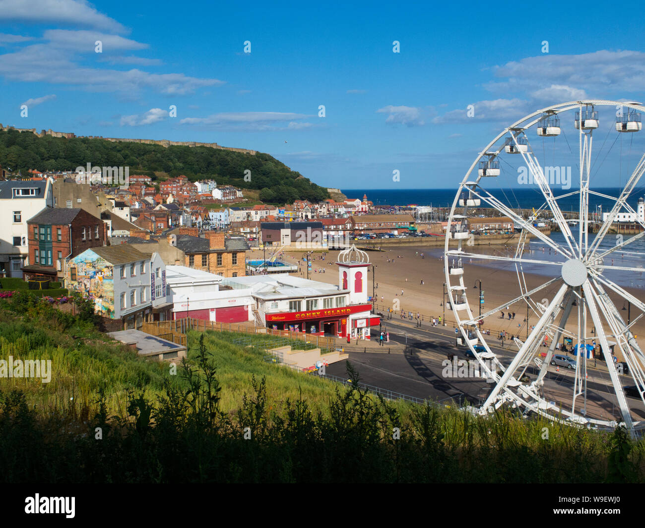 Scarborough town amusements hi-res stock photography and images - Alamy