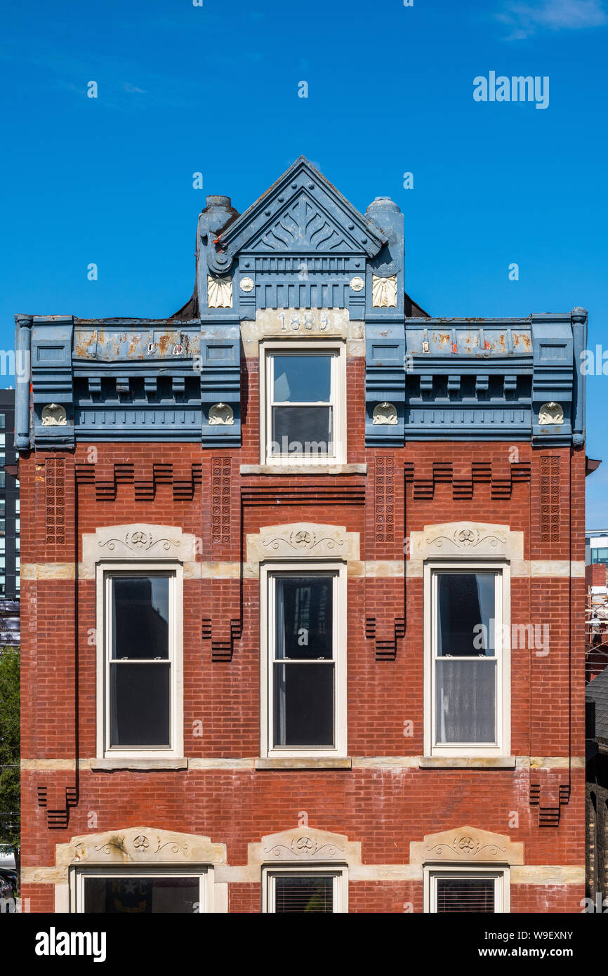 Residential building in the Bucktown neighborhood Stock Photo - Alamy