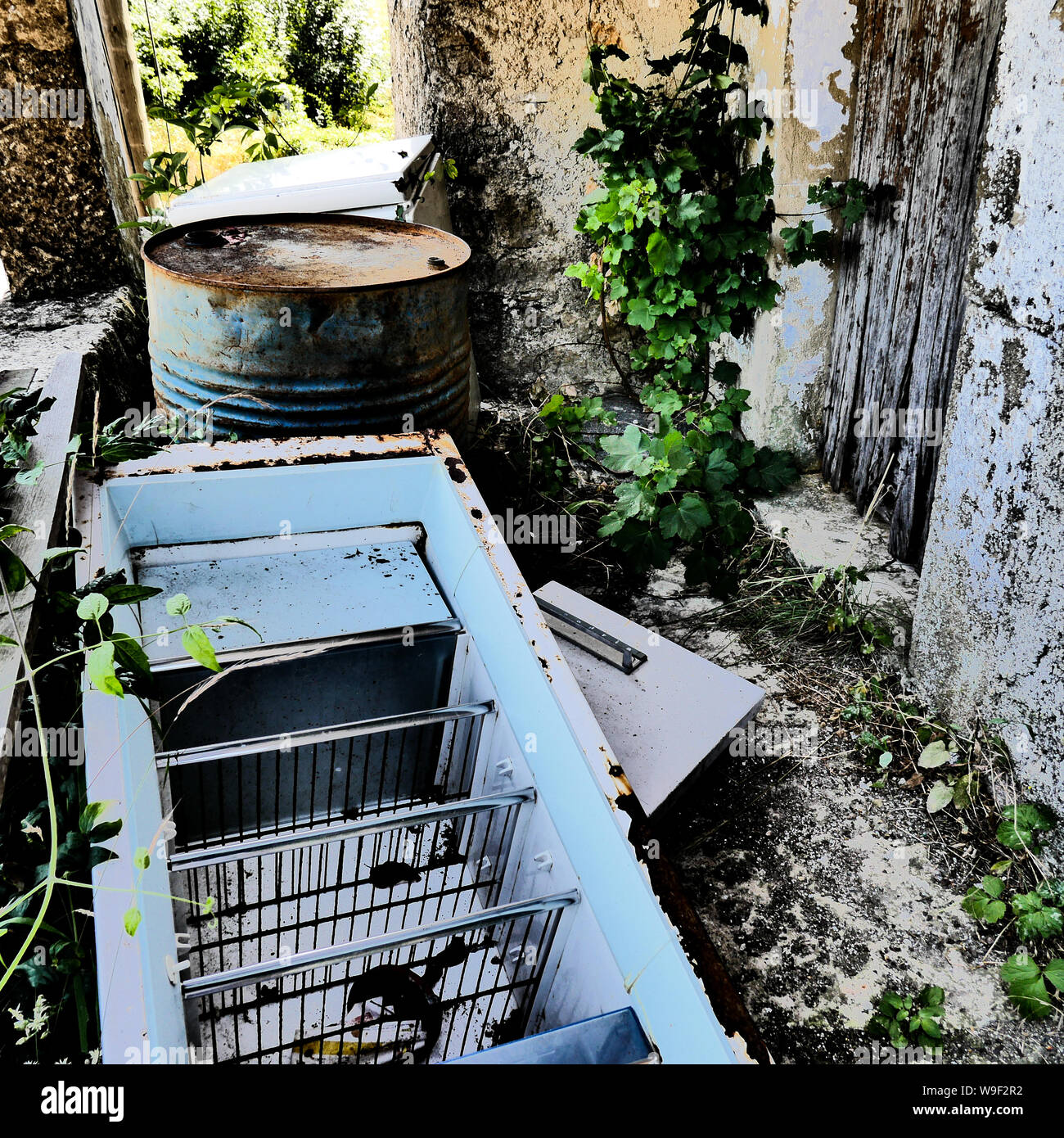 Destroyed fridge on the balcony of an abandonned house, Digitaly ...
