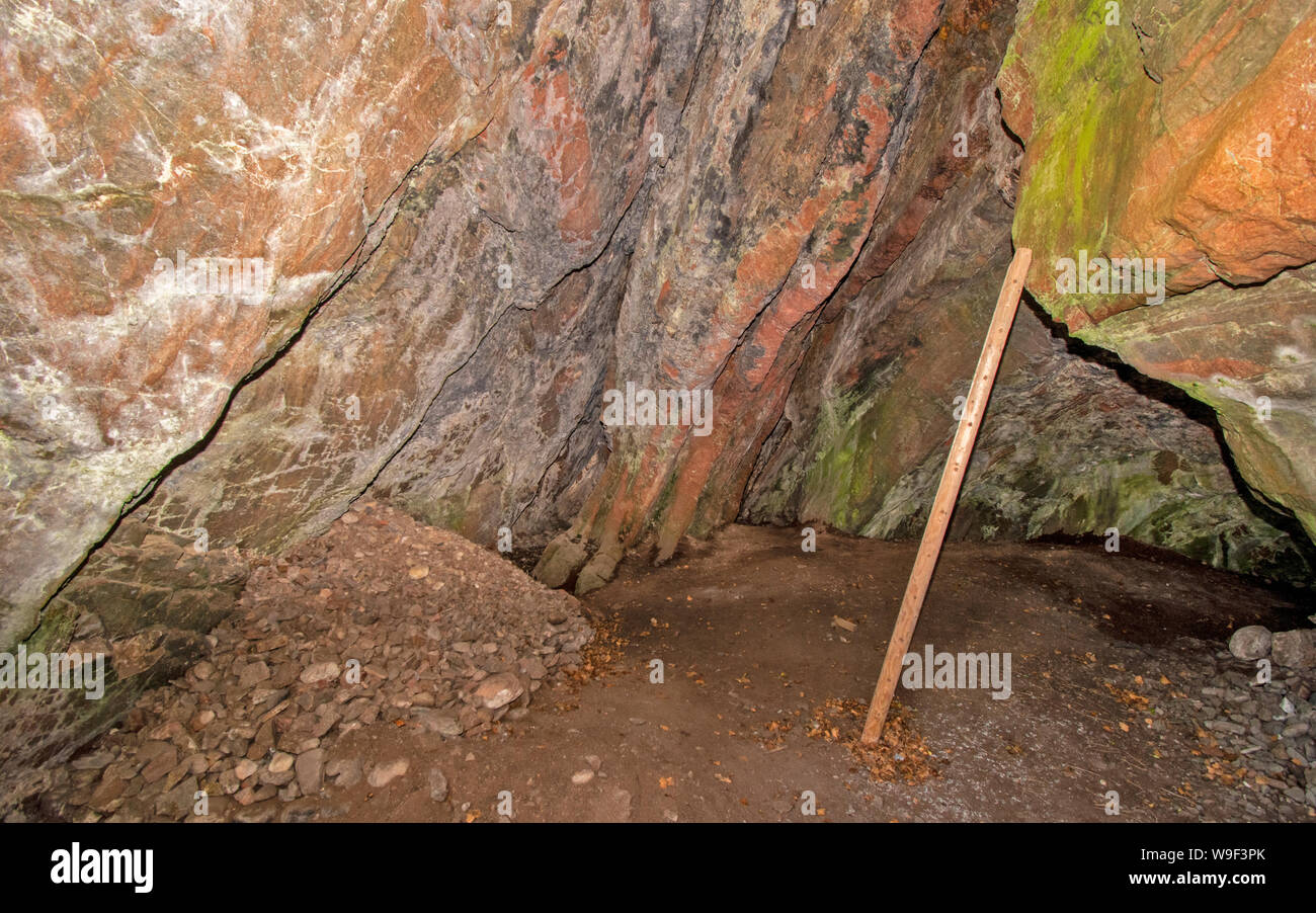 Rosemarkie beach caves hi-res stock photography and images - Alamy