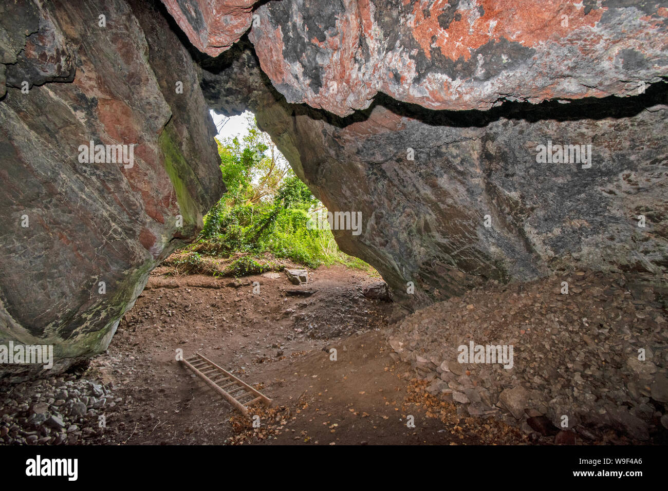 Rosemarkie beach caves hi-res stock photography and images - Alamy