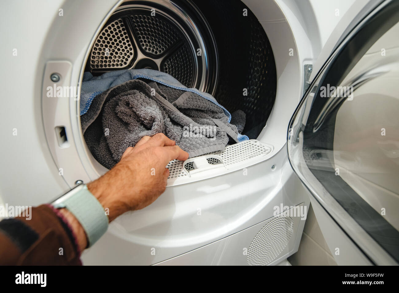 Hand wash clothes facility hi-res stock photography and images - Alamy