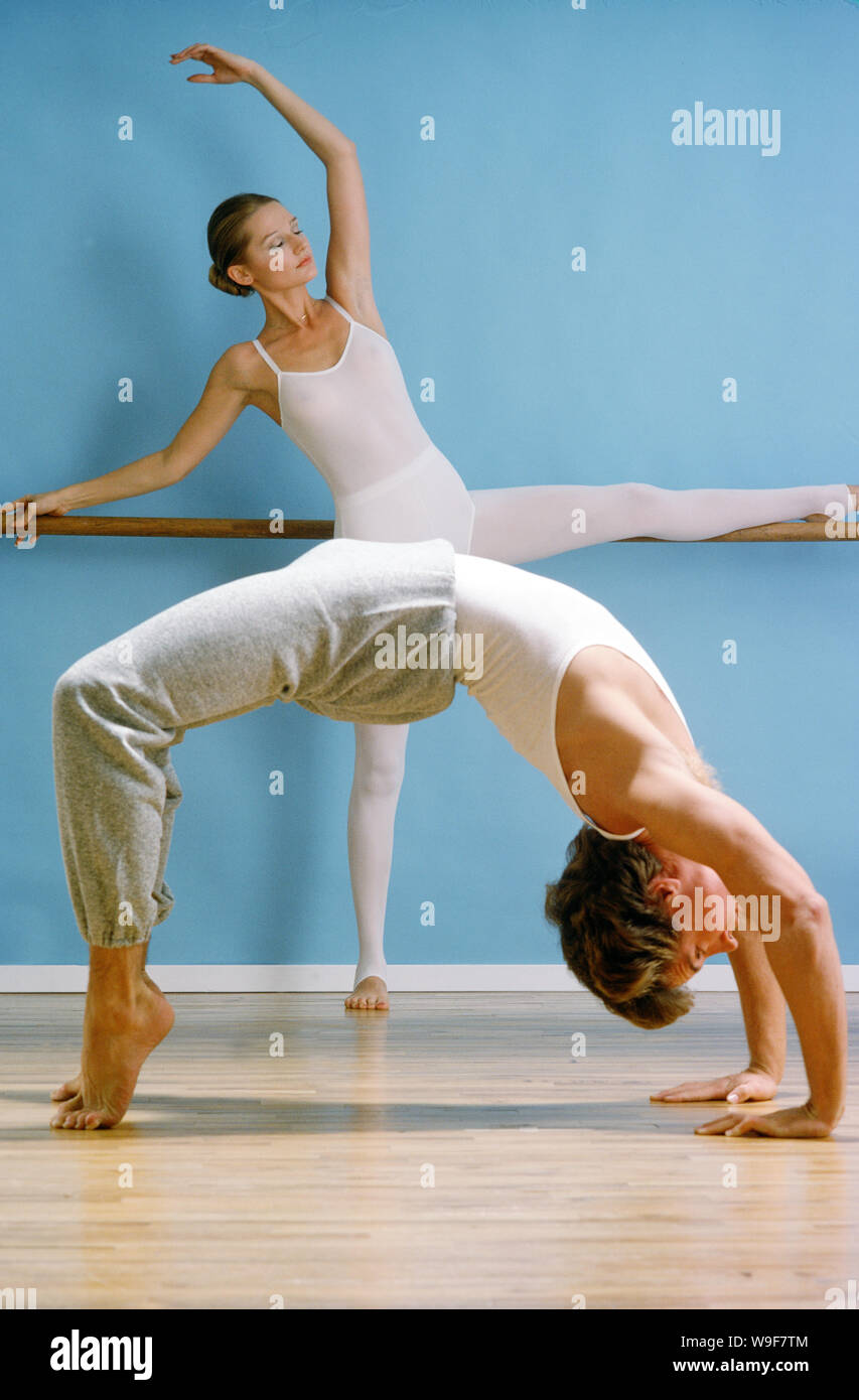 Ballet dancers stretching Stock Photo - Alamy