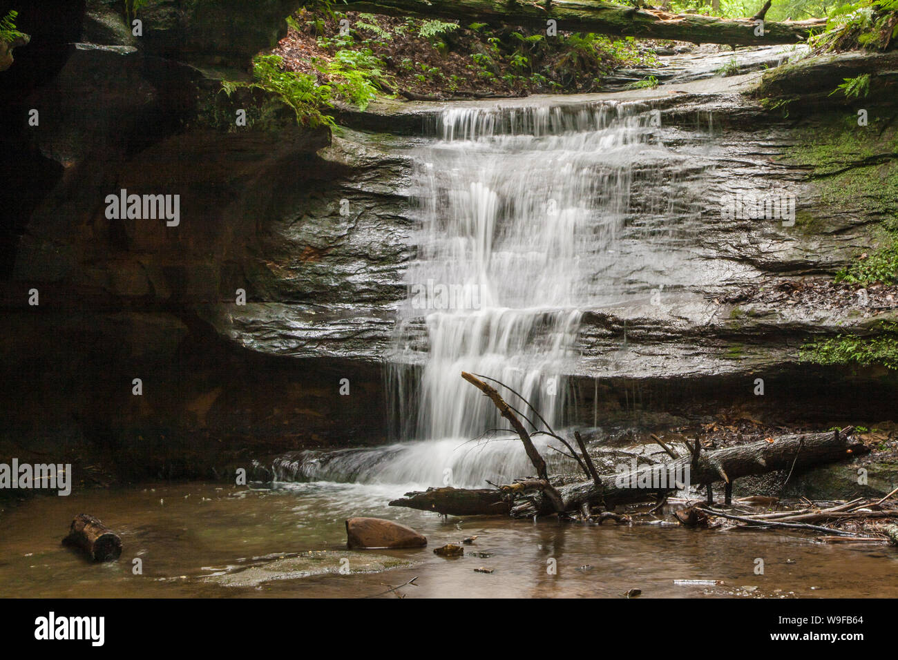 Old mans cave waterfall hi-res stock photography and images - Alamy