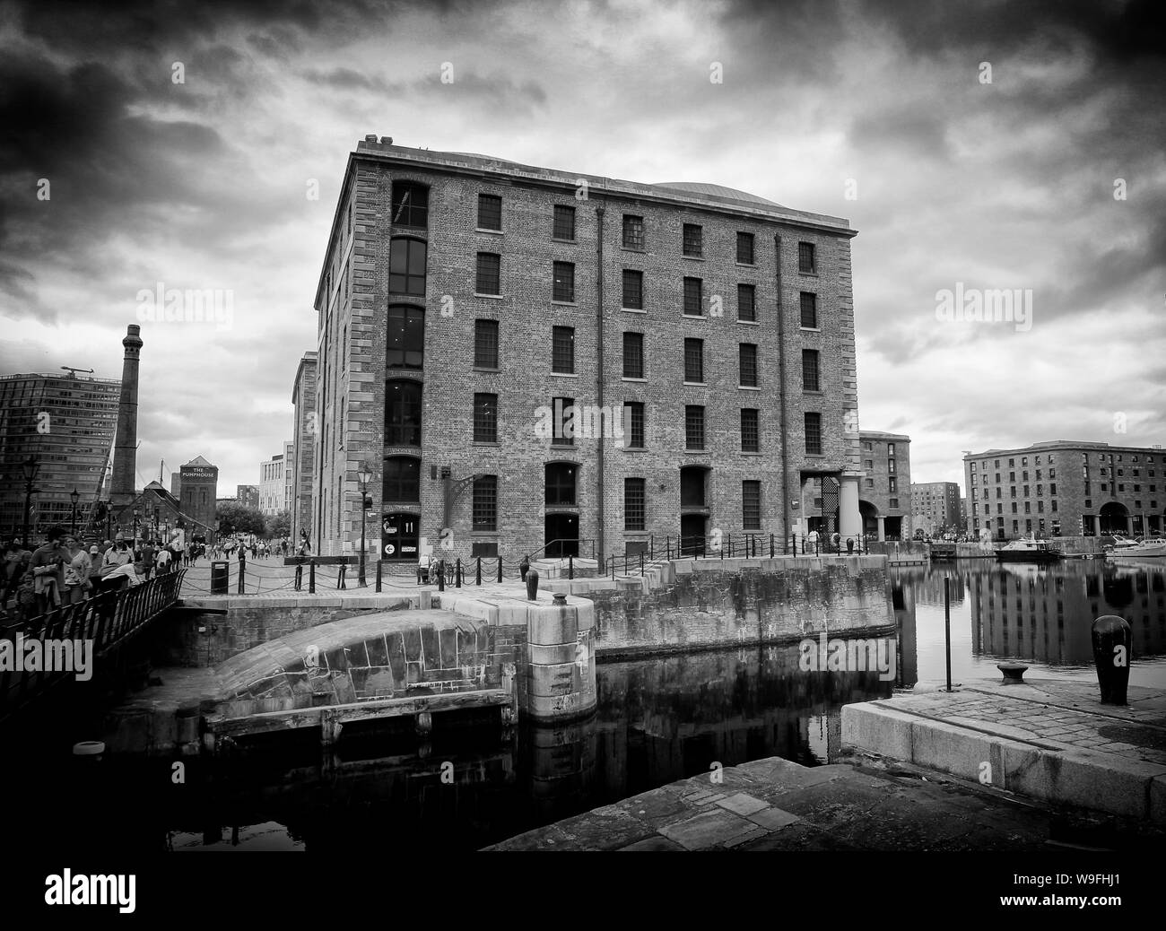 Liverpool landmarks hi-res stock photography and images - Alamy