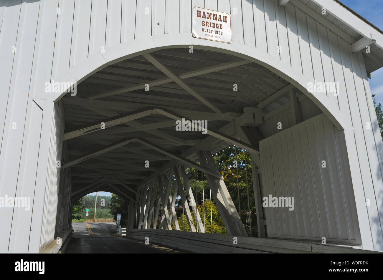 Hannah Covered Bridge in the Santiam River Valley, Linn County, Oregon ...