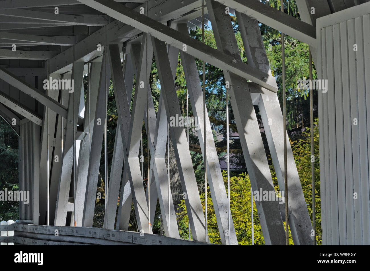 Hannah Covered Bridge in the Santiam River Valley, Linn County, Oregon ...