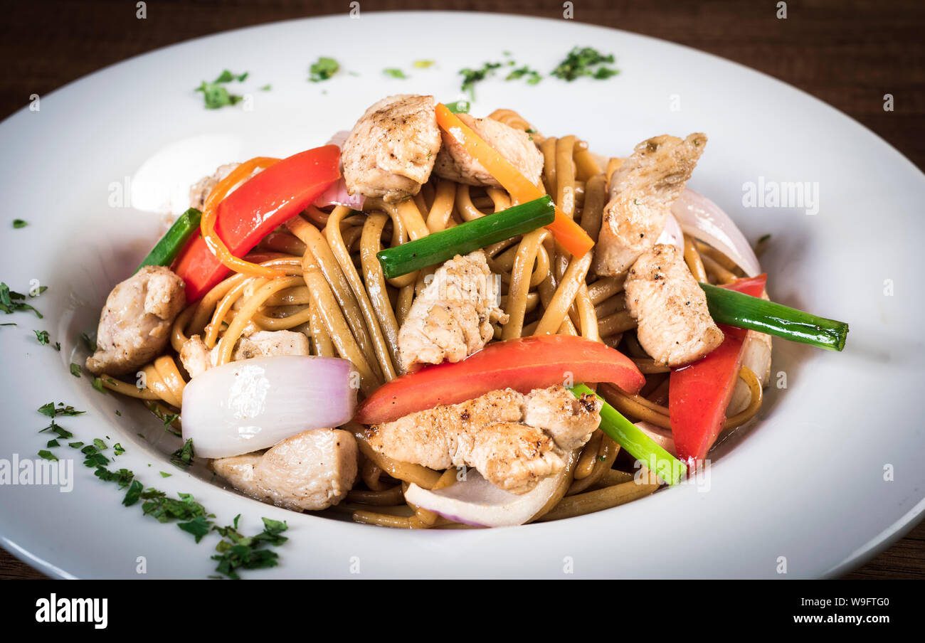 Tallarin Saltado Peruano