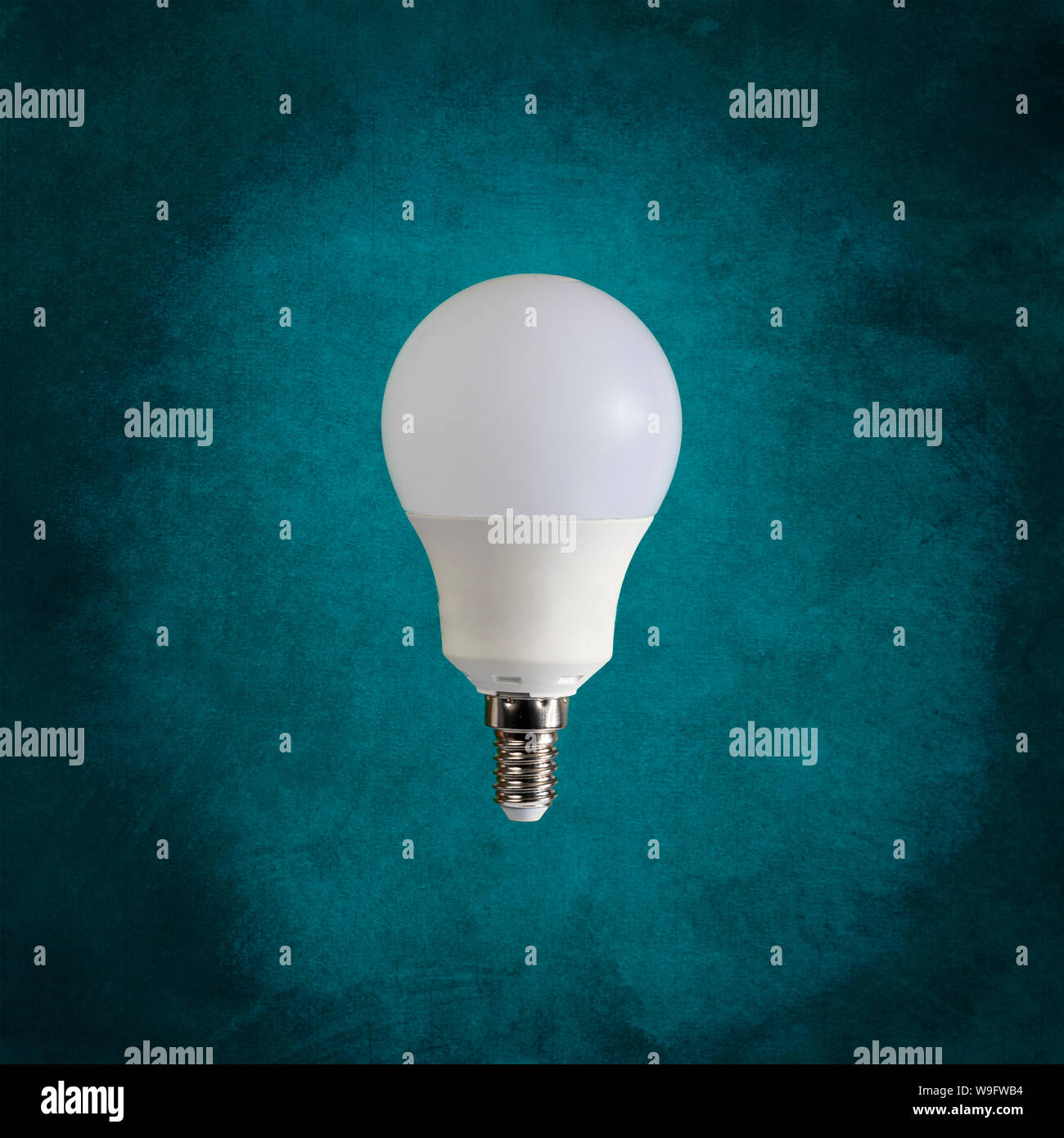 Light bulb background hi-res stock photography and images - Alamy